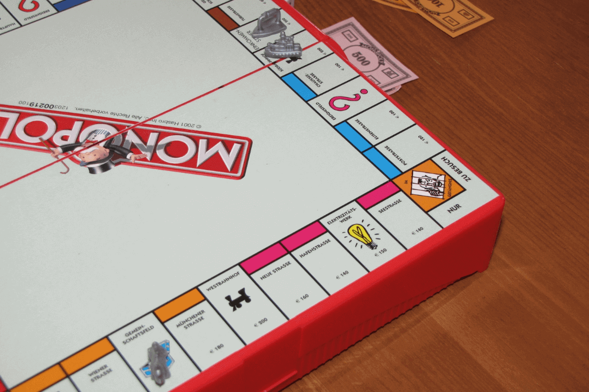 Come creare un Monopoly personalizzato? Il gioco preferito a casa