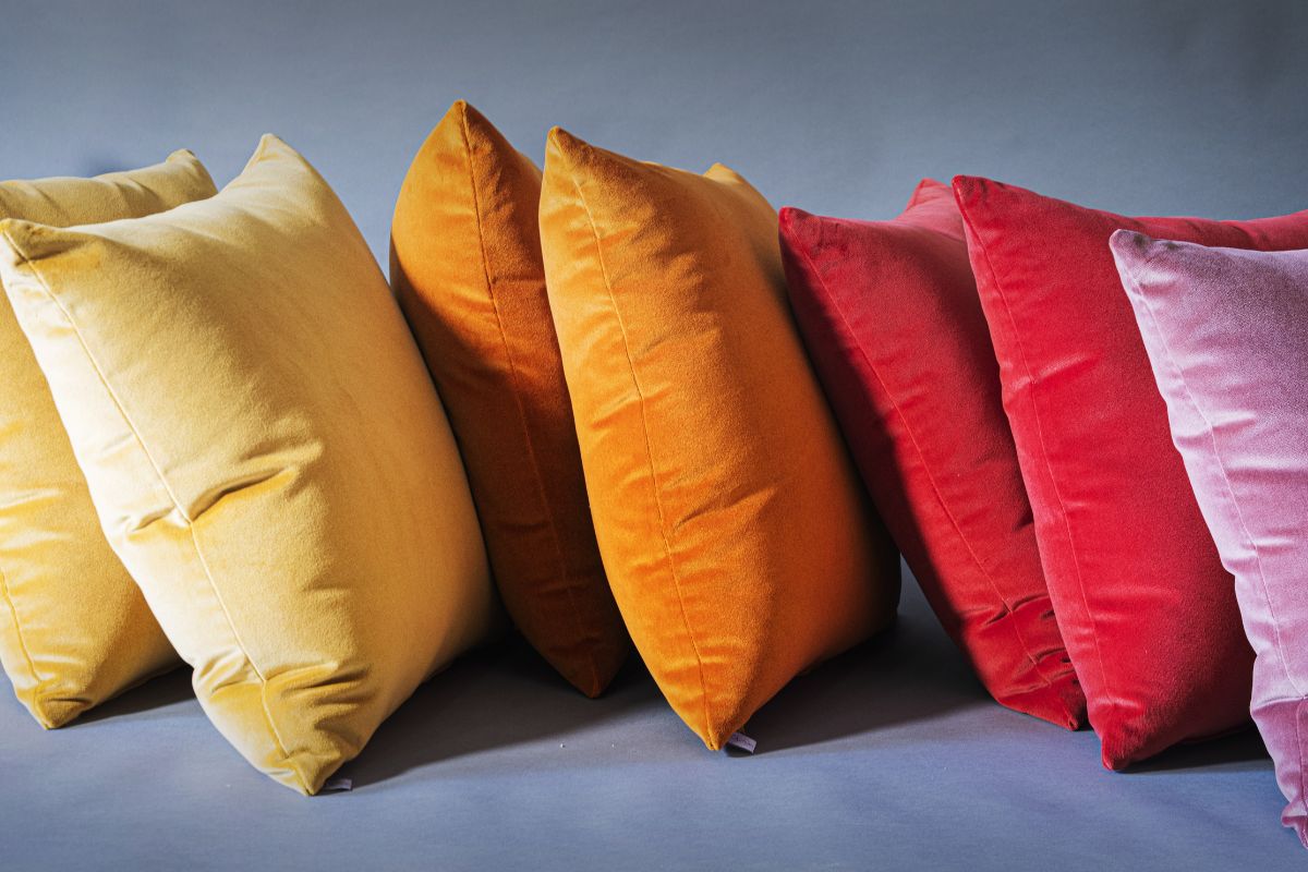 Arredare con il velluto: il tessuto che fa brillare l'interior design